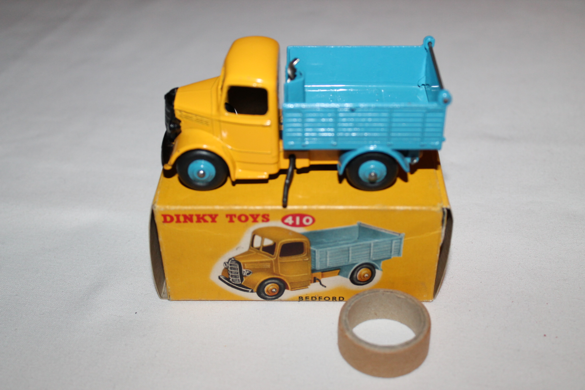 Dinky 410 Bedford End Tipper. Rare Blue hubs. | Almost Mint