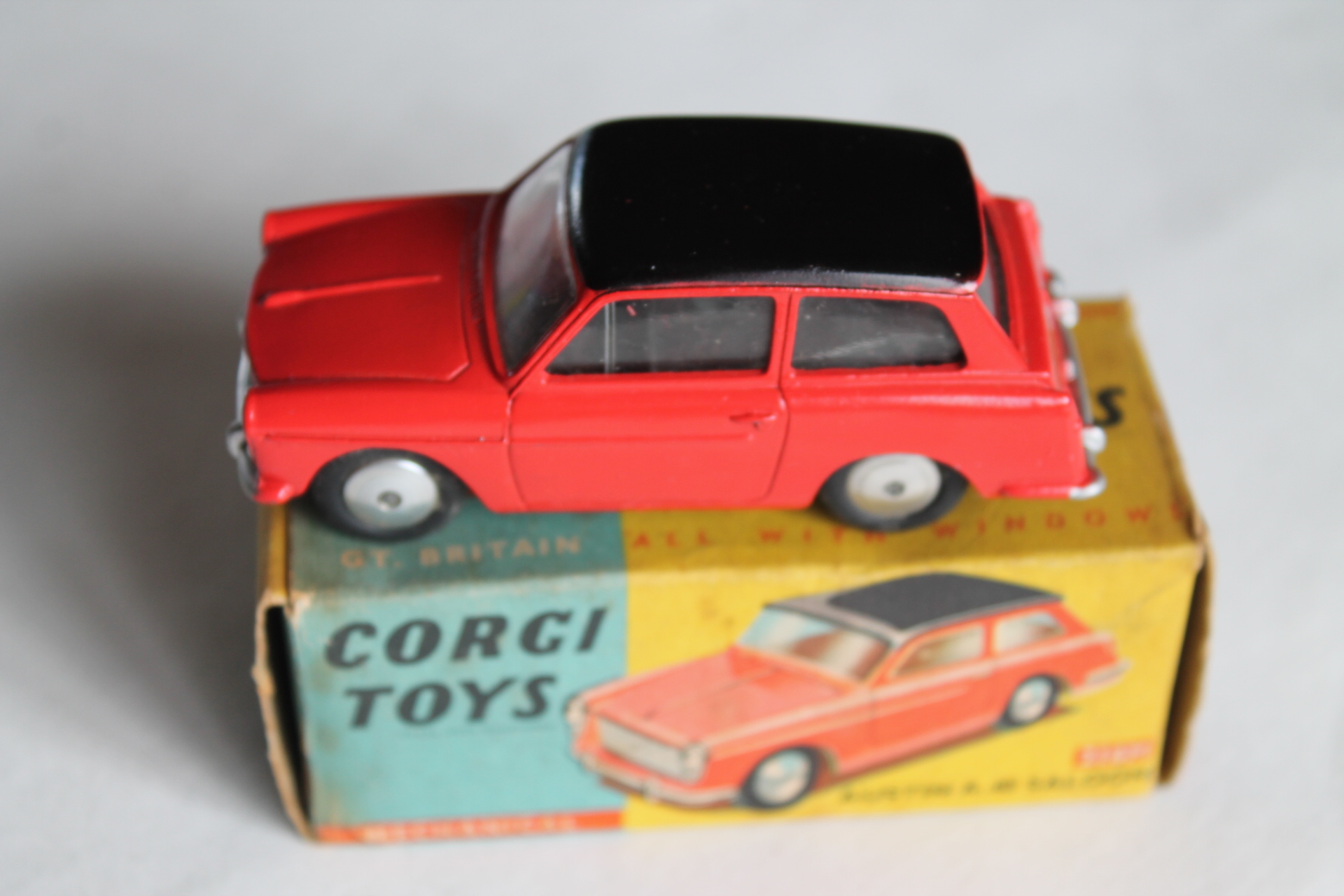 Corgi Toys 216M Austin A40 Mechanical - Diecast