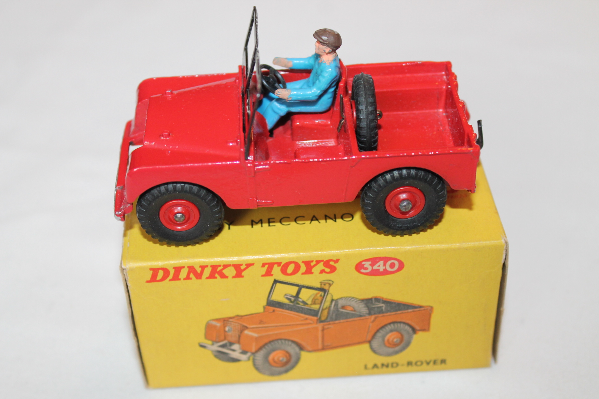 Dinky Toys 340 Land Rover - Diecast