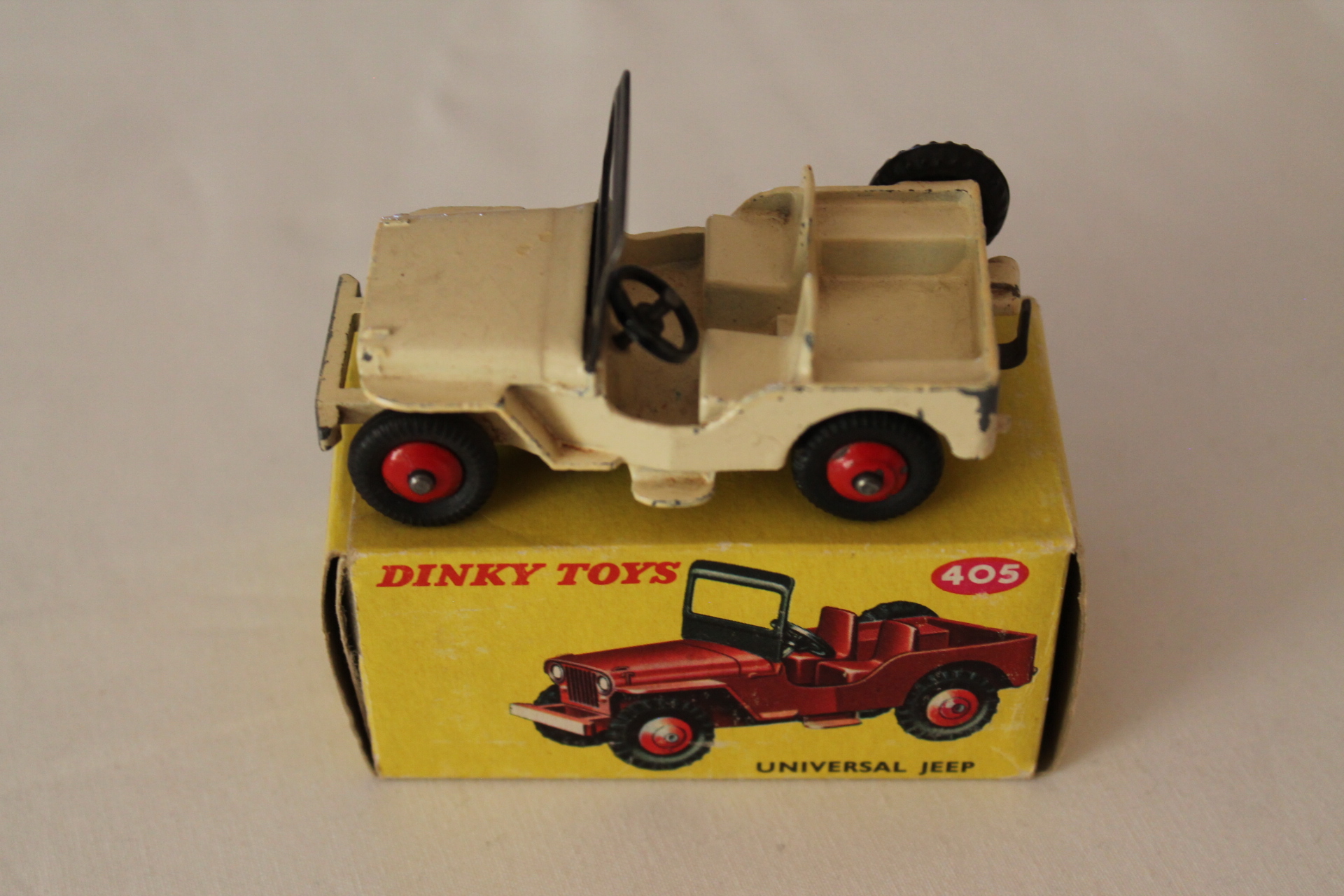 Dinky 405 Rare South African Universal Jeep | end spots