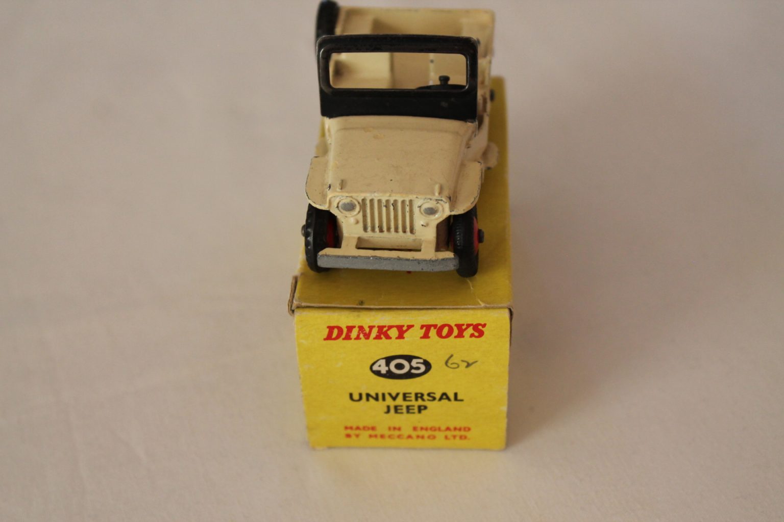 Dinky 405 Rare South African Universal Jeep | end spots