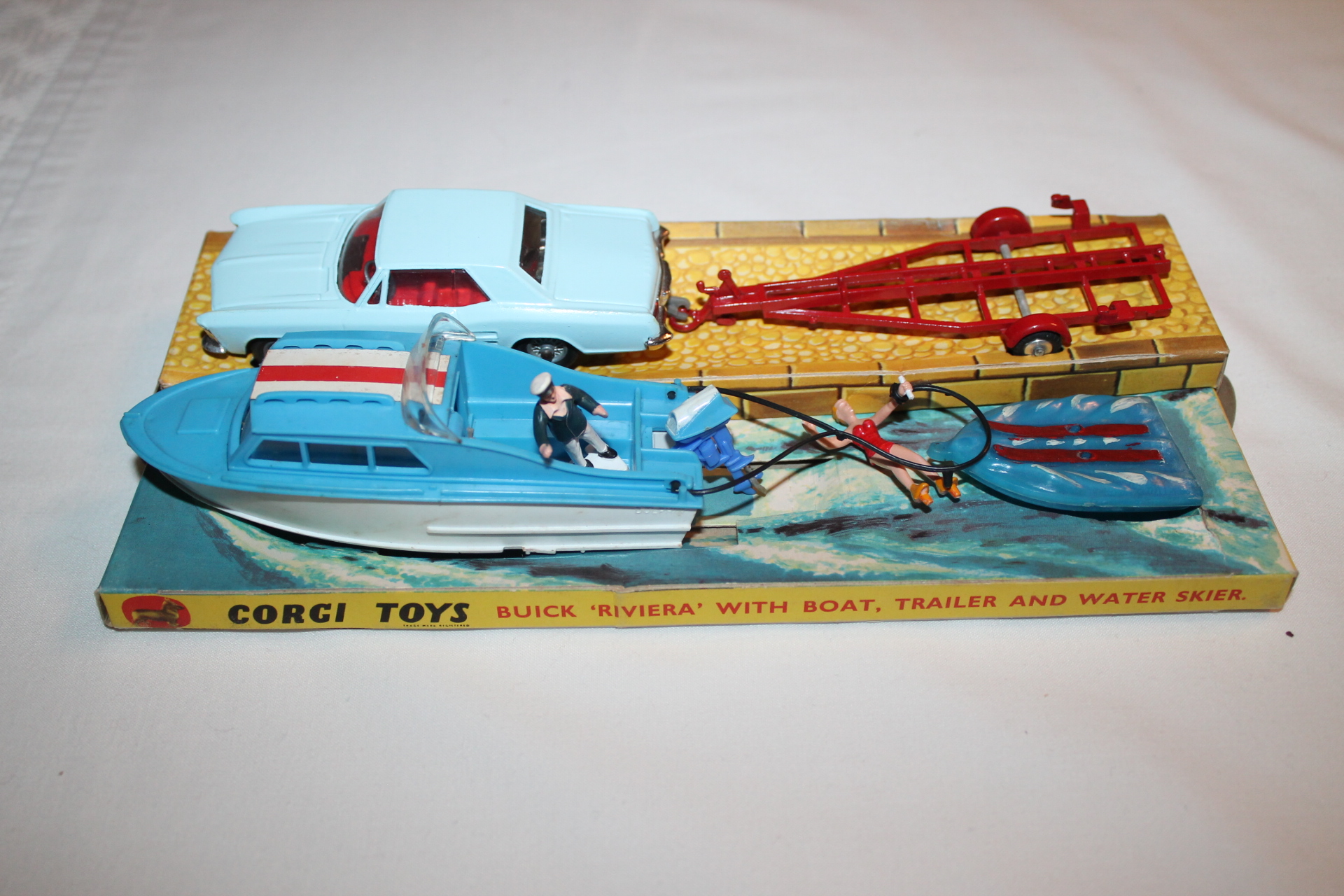 Corgi Gift Set 31 The Riviera Set. - Diecast