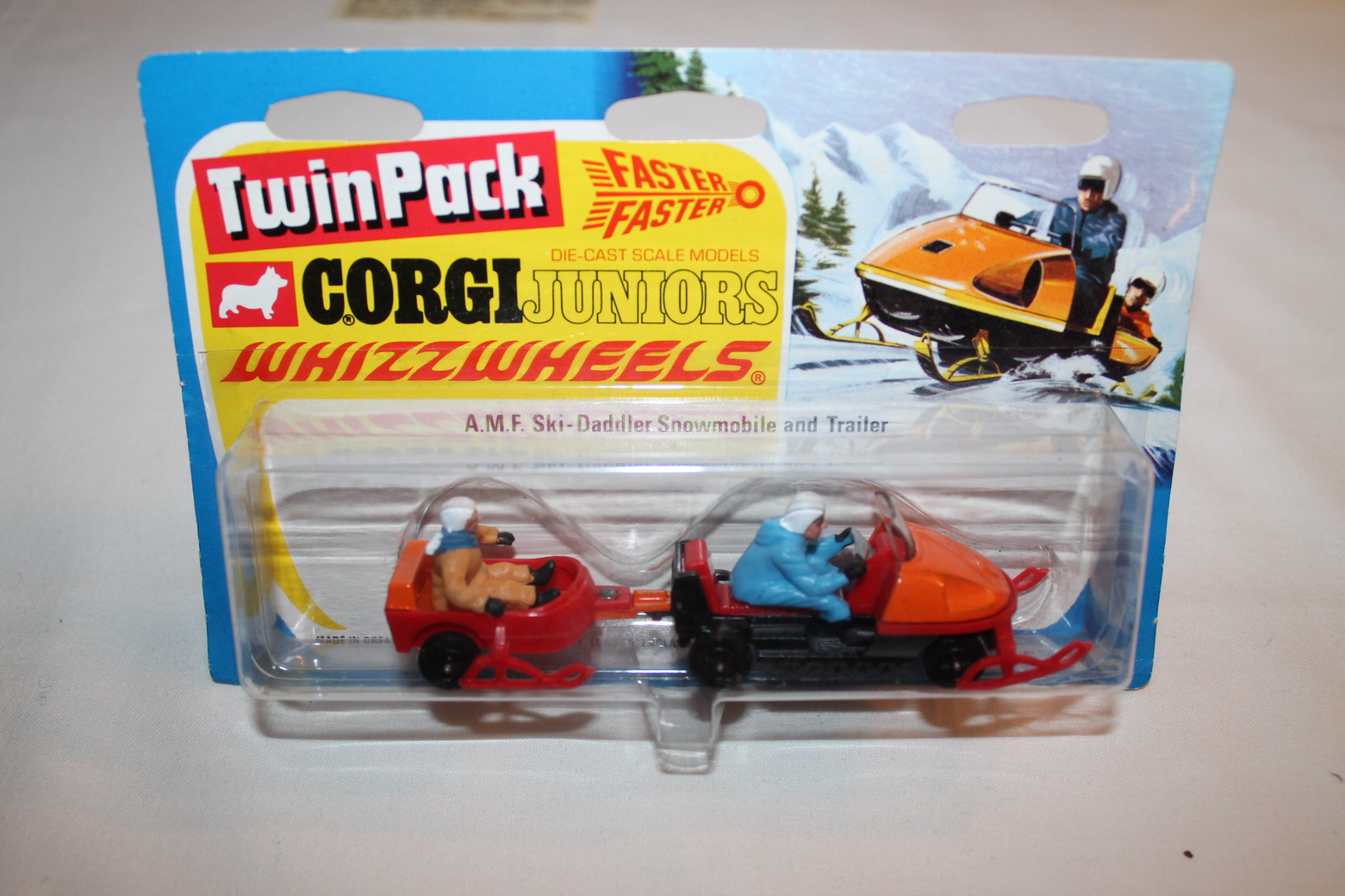 Corgi Juniors 2506 A.M.F Ski Daddler Snowmobile & Trailer Whizz Wheels ...