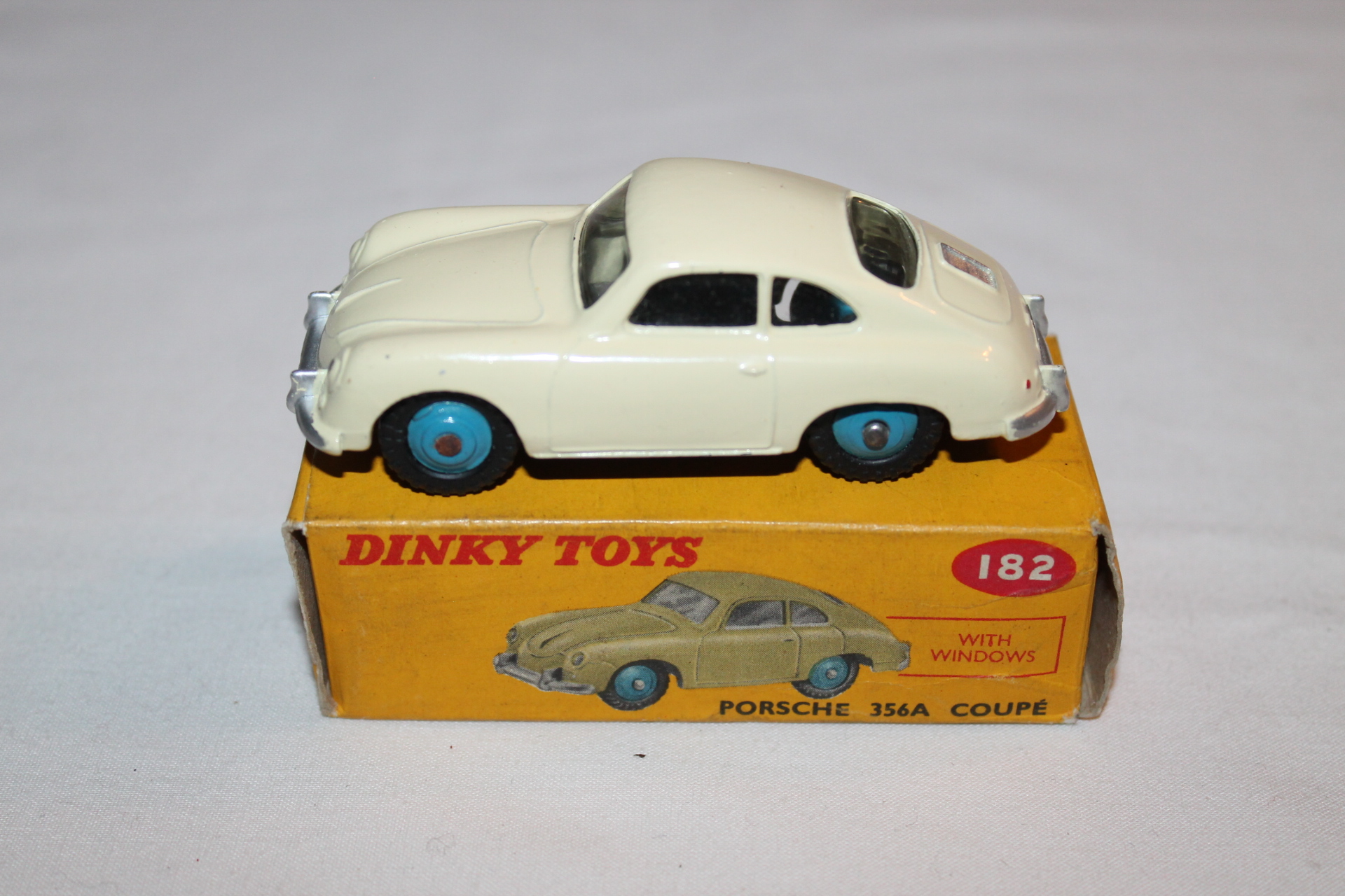 Dinky Toys 182 Porsche 356A - Diecast
