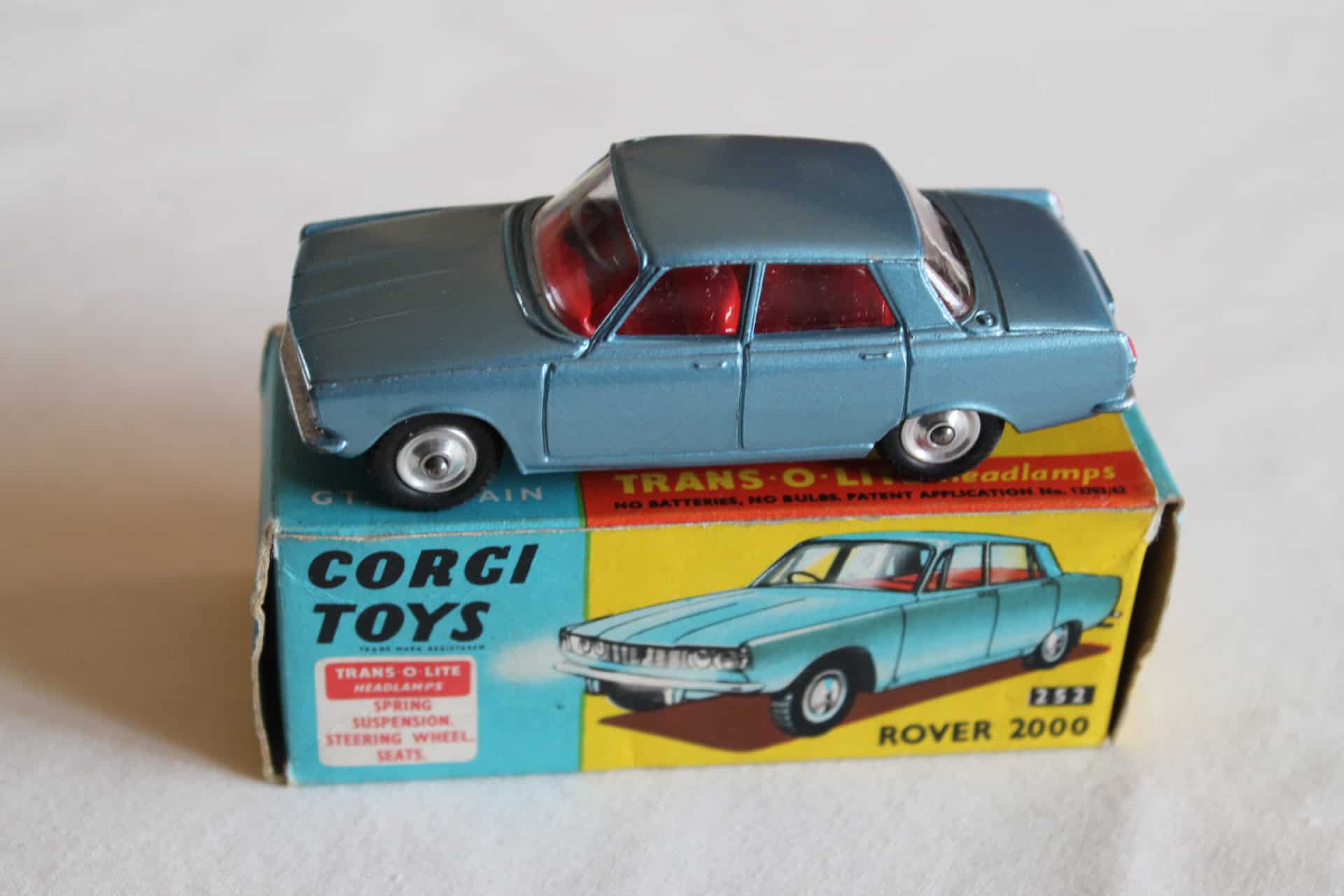 Corgi Toys 252 Rover 2000 - Diecast