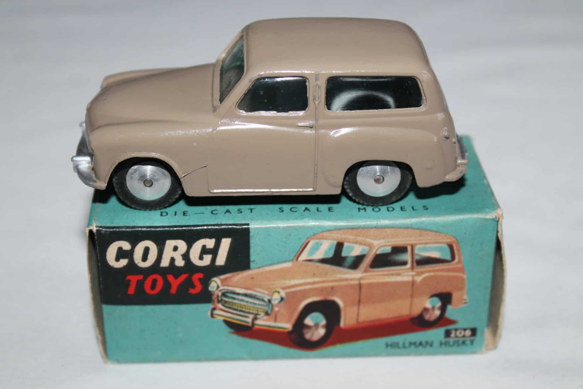 Corgi Toys 206 Hillman Huskey Estate - Diecast