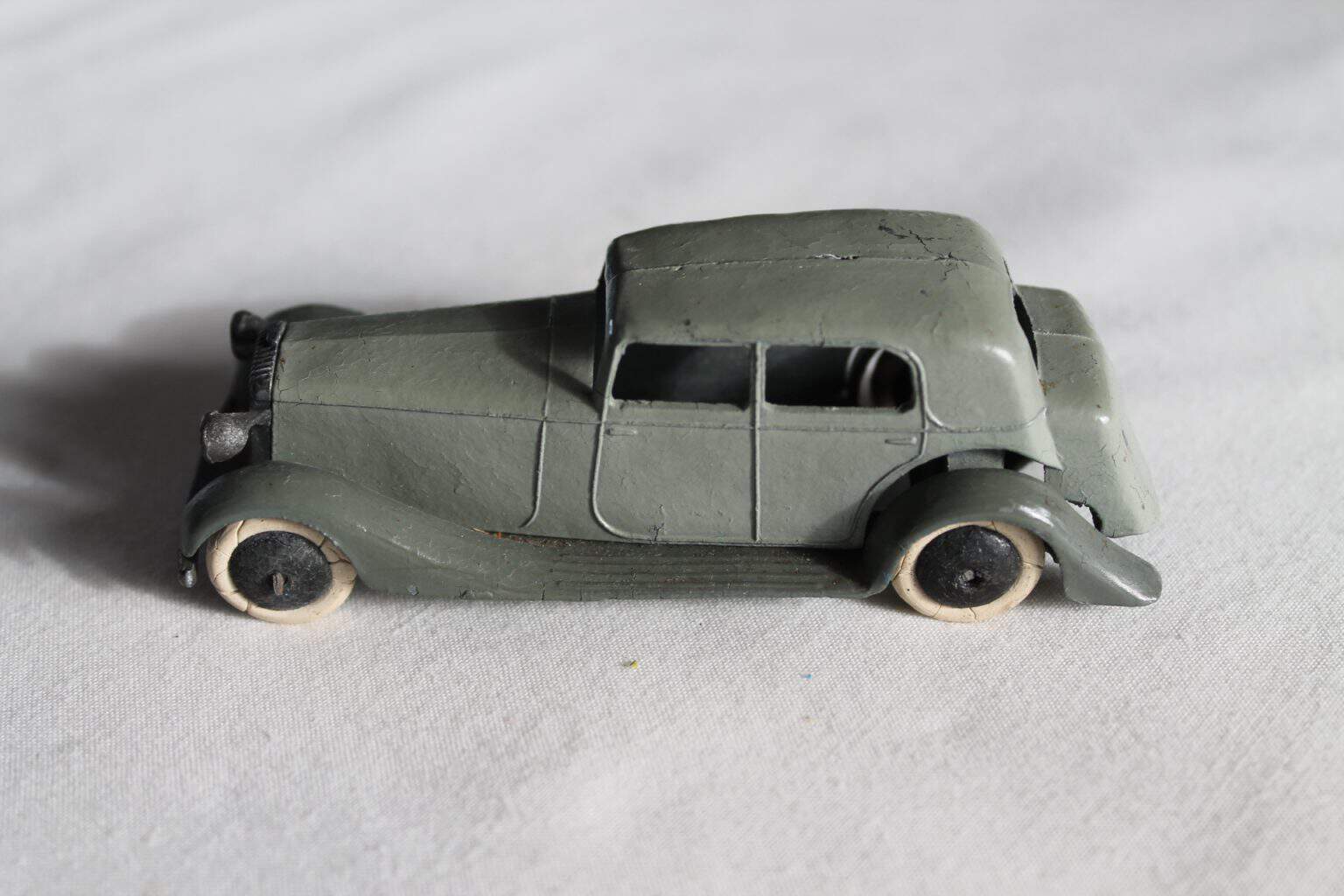 Dinky 030C Pre-War Daimler | grey over darker grey