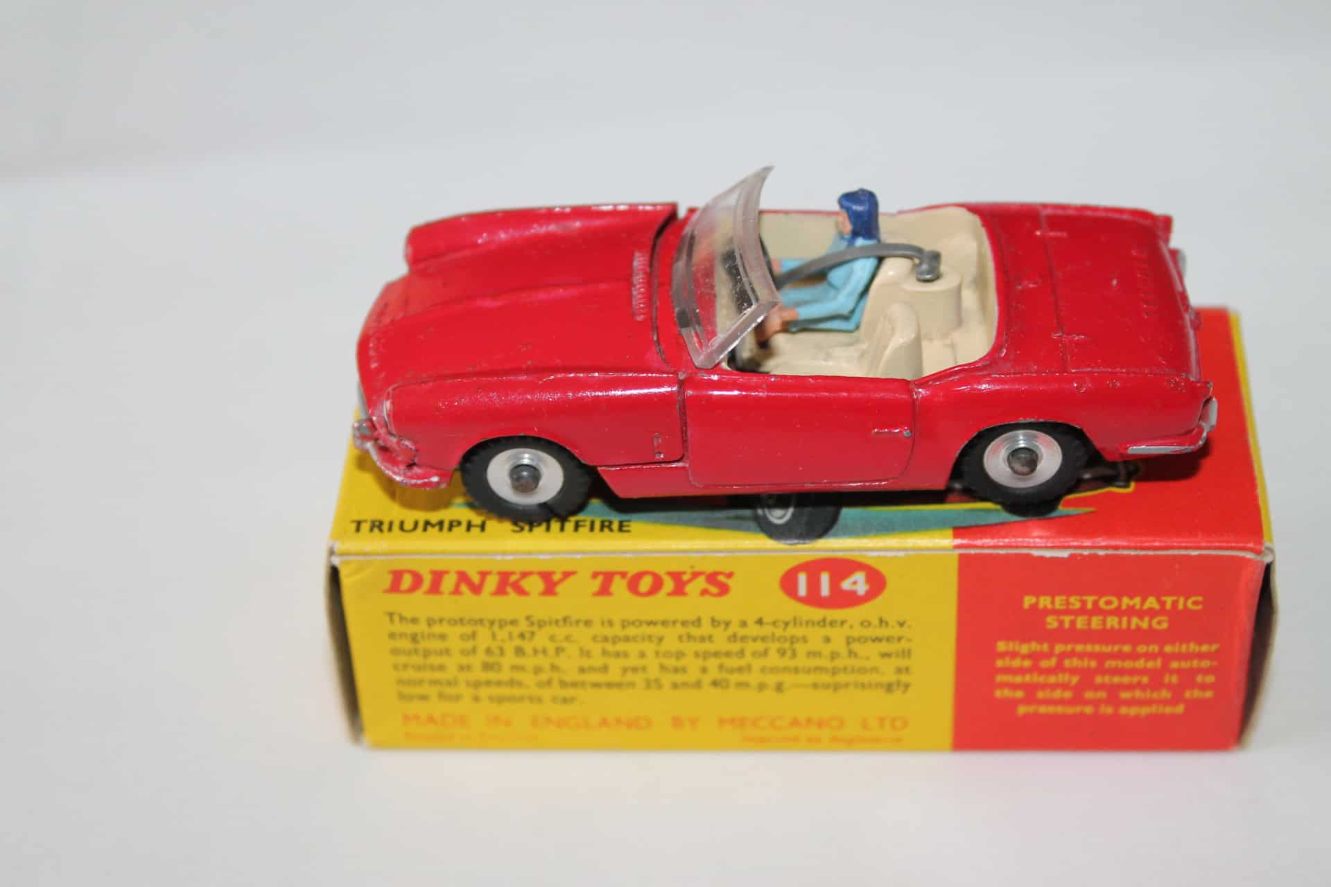 Dinky Toys 114 Triumph Spitfire - Diecast