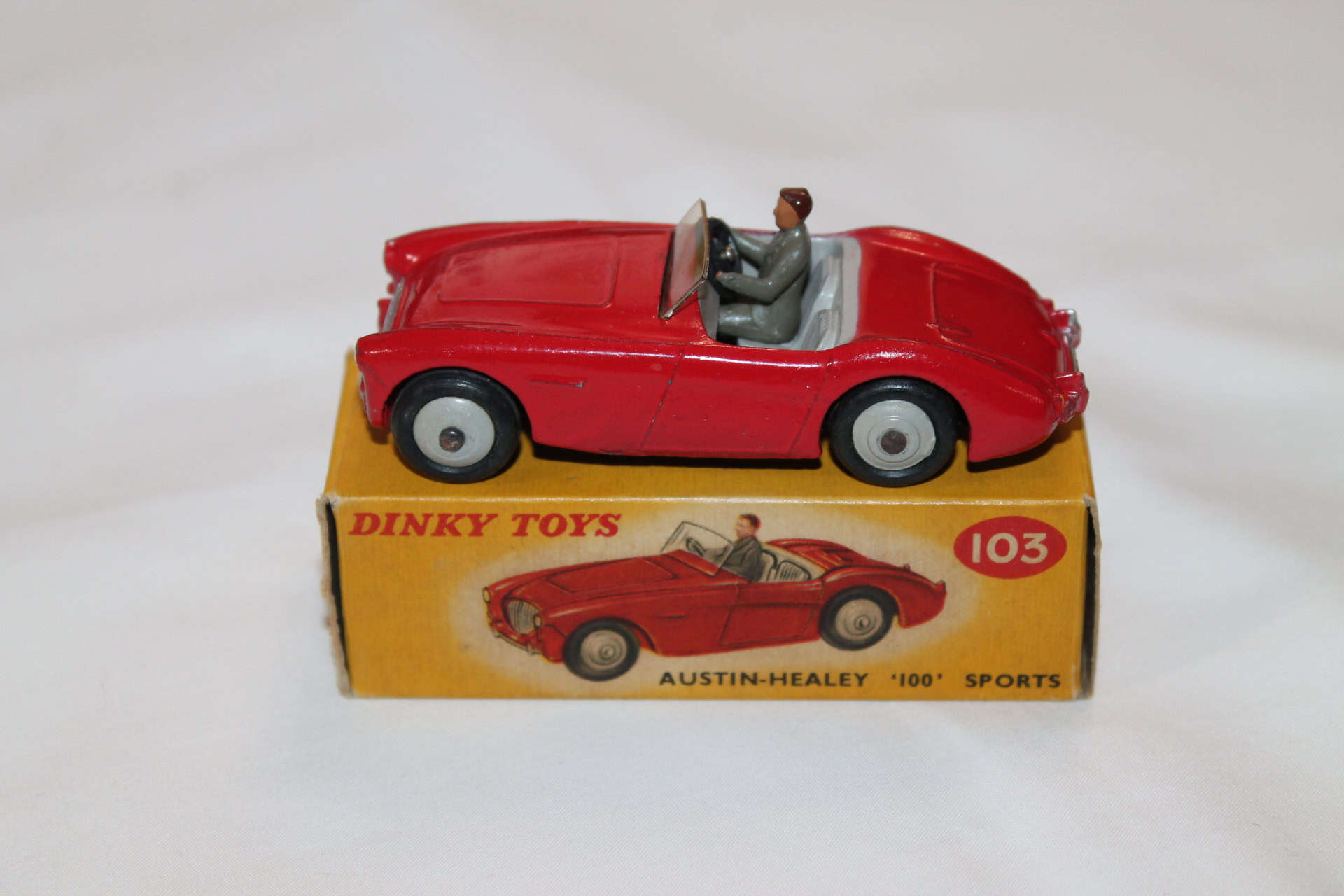 Dinky Toys 103 Austin Healey 100 Tourer - Diecast