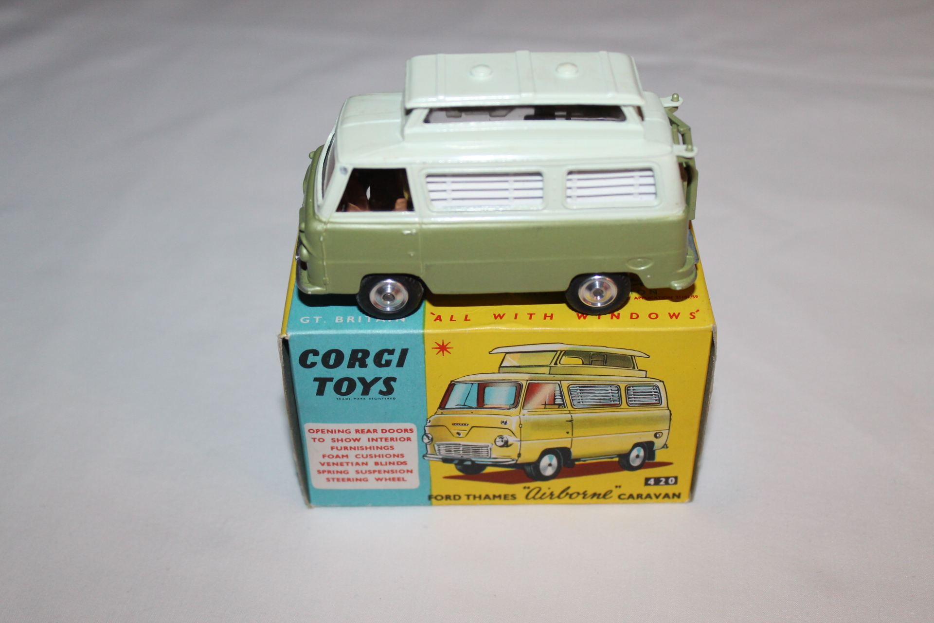 Corgi Toys 420 Ford Thames Airborne Caravan - Diecast