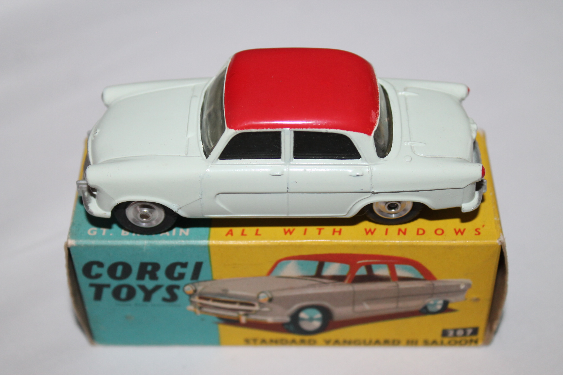 Corgi 207 Standard Vanguard 111 | Almost Mint