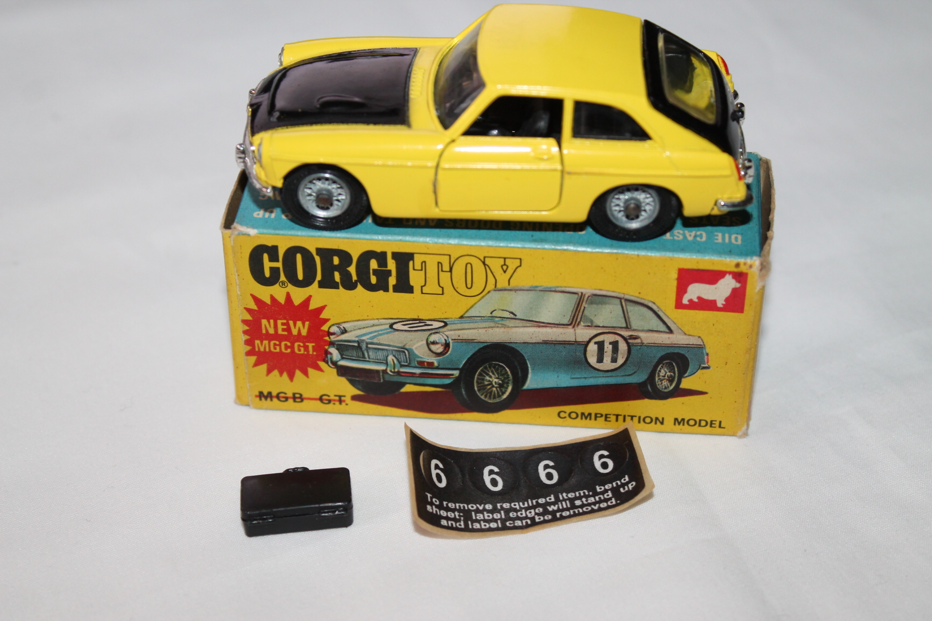 Corgi Toys 345 MGC TC Competition - Diecast