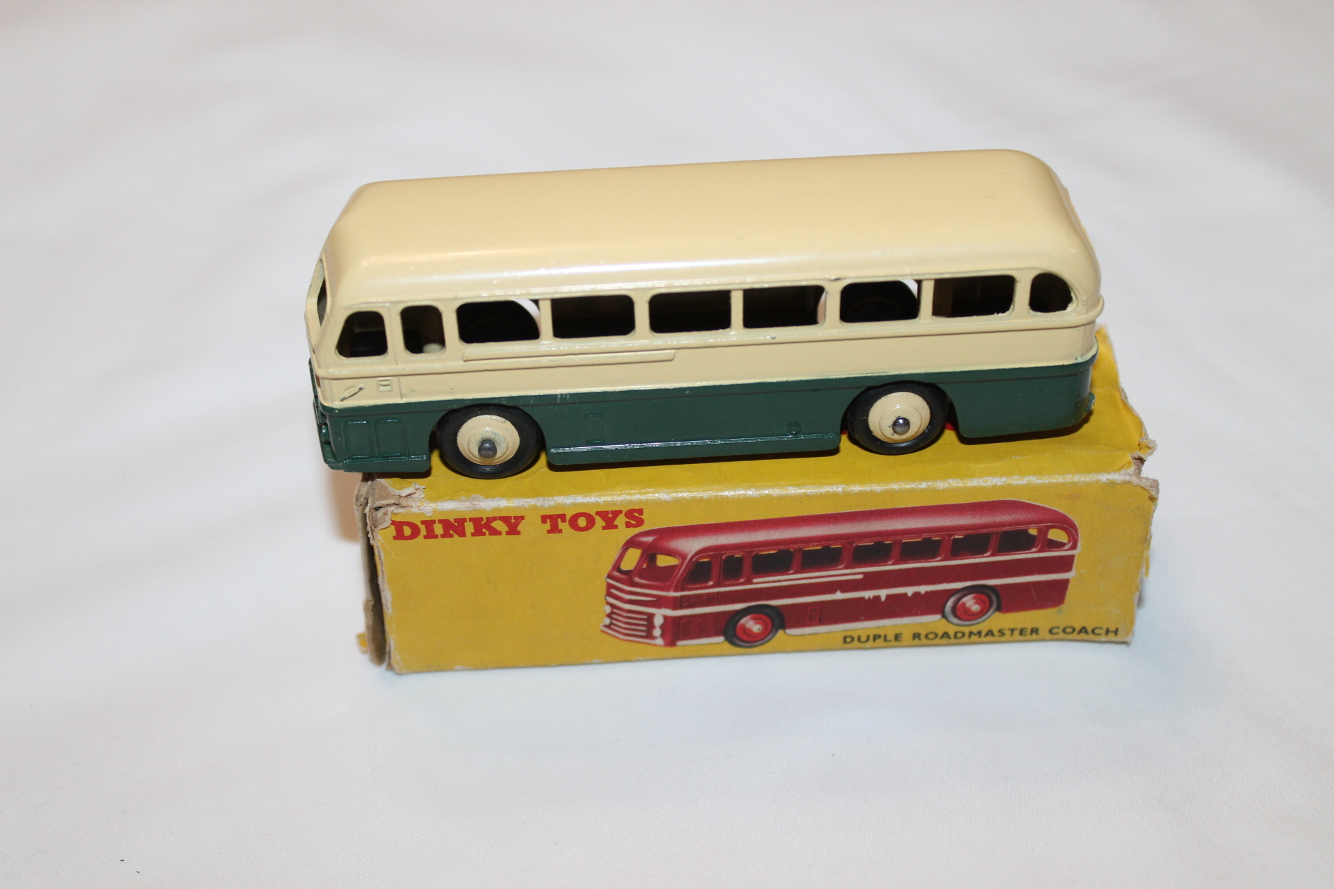 Dinky Toys 282 Duple Roadmaster Coach US Export Issue - Diecast