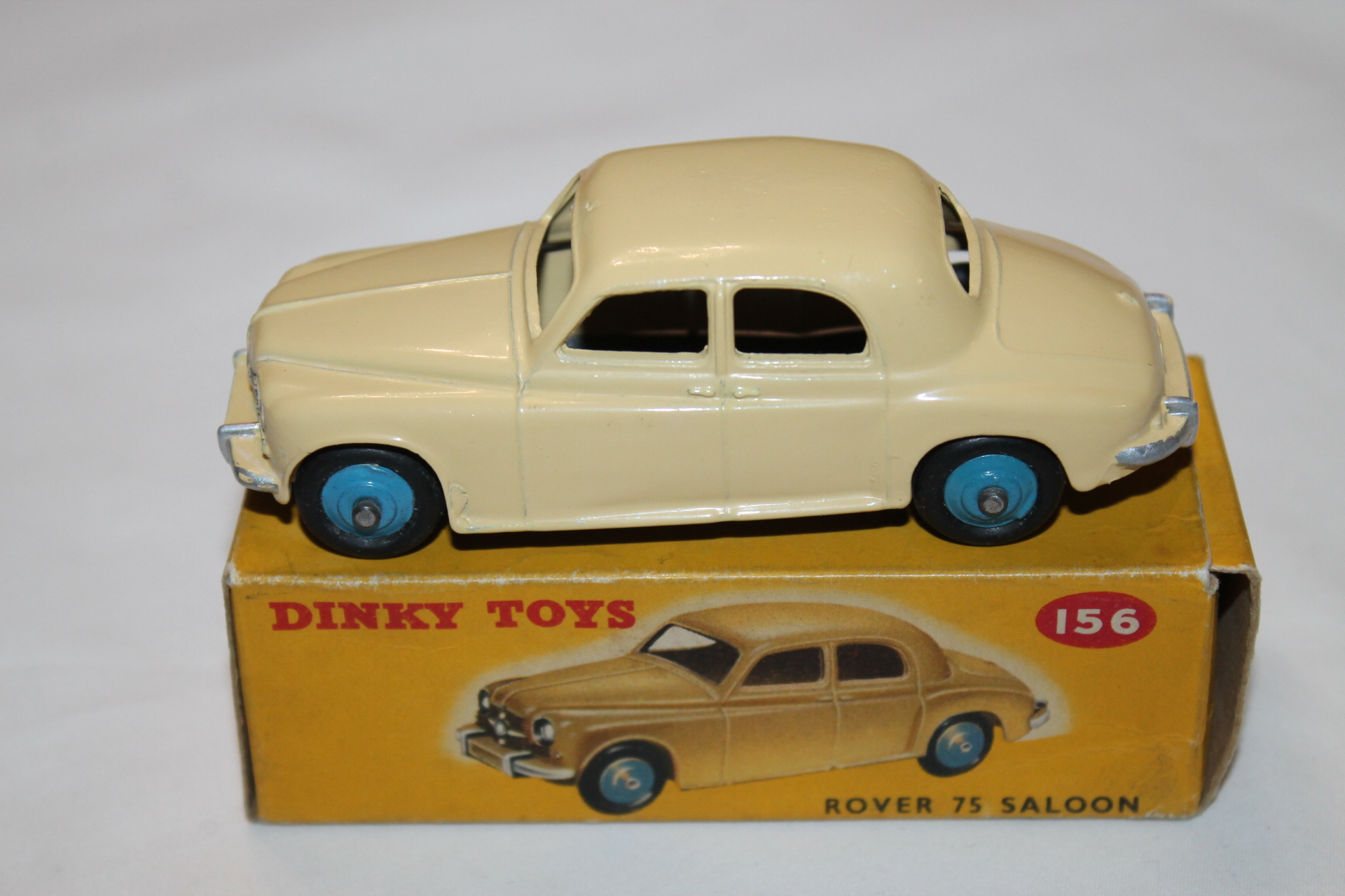 Dinky Toys 156 Cream Rover 75 - Diecast