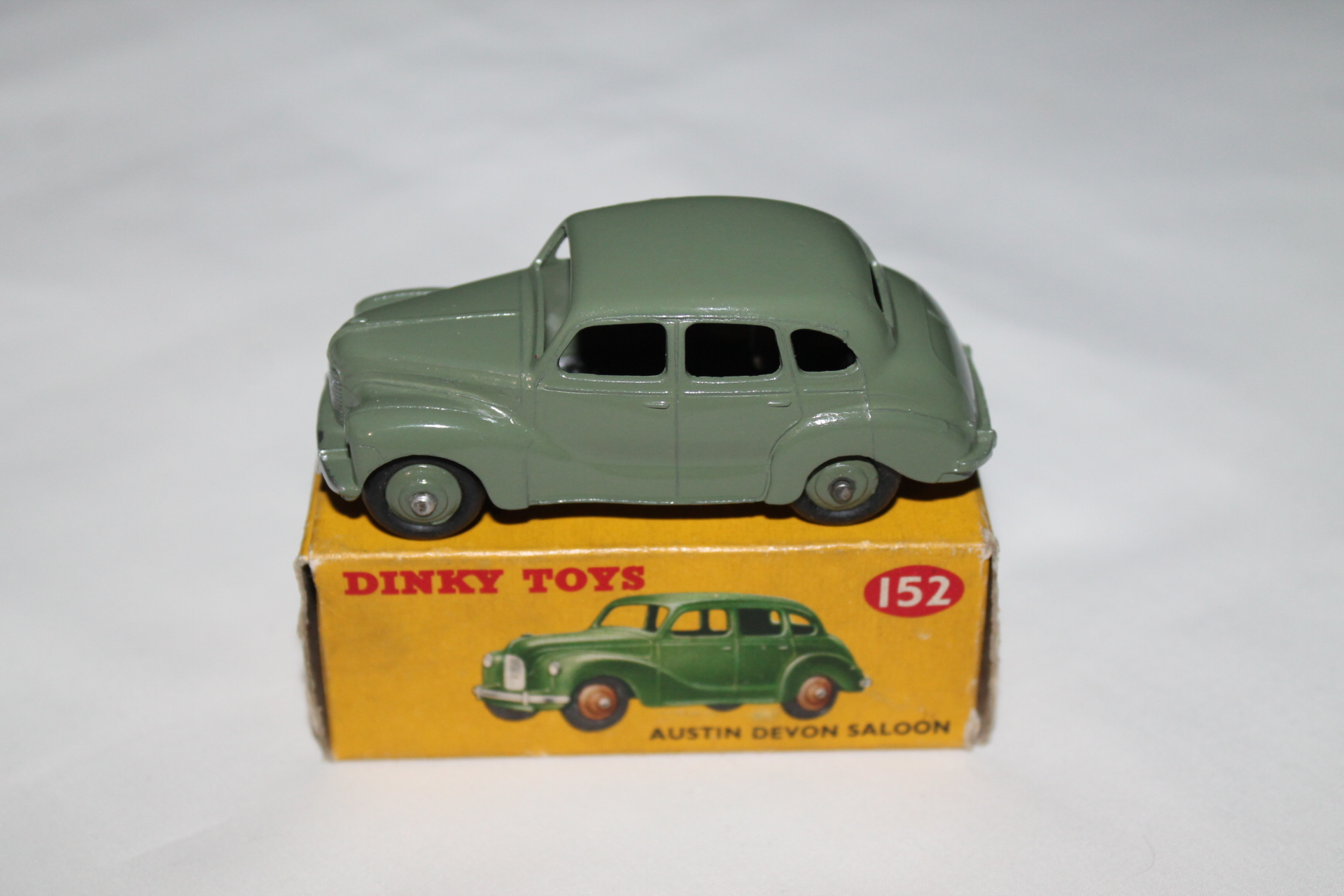 Dinky Toys 152 Austin Devon - Diecast