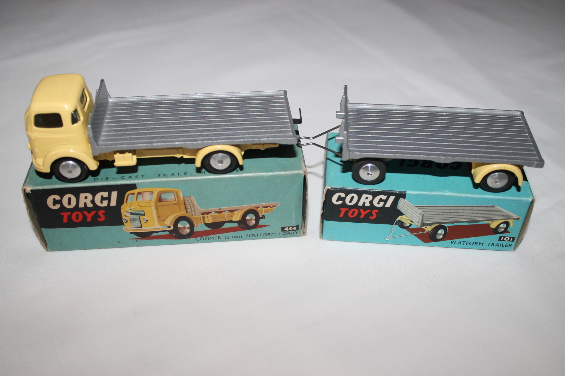 Corgi 454 Commer (5 Ton) Platform Lorry & 101 Trailer | Mint