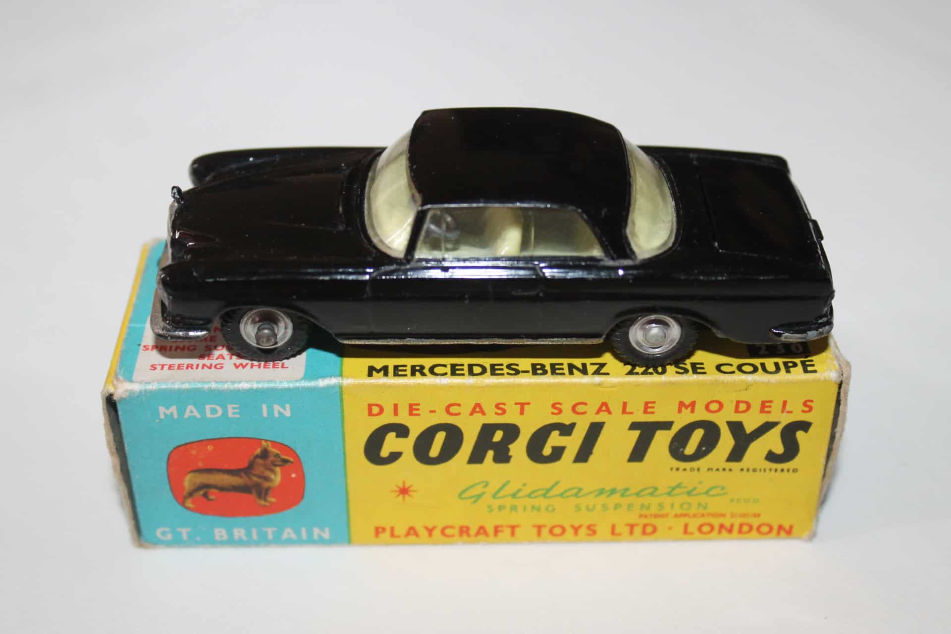 Corgi Toys 230 Mercedes Benz 220 SE - Diecast