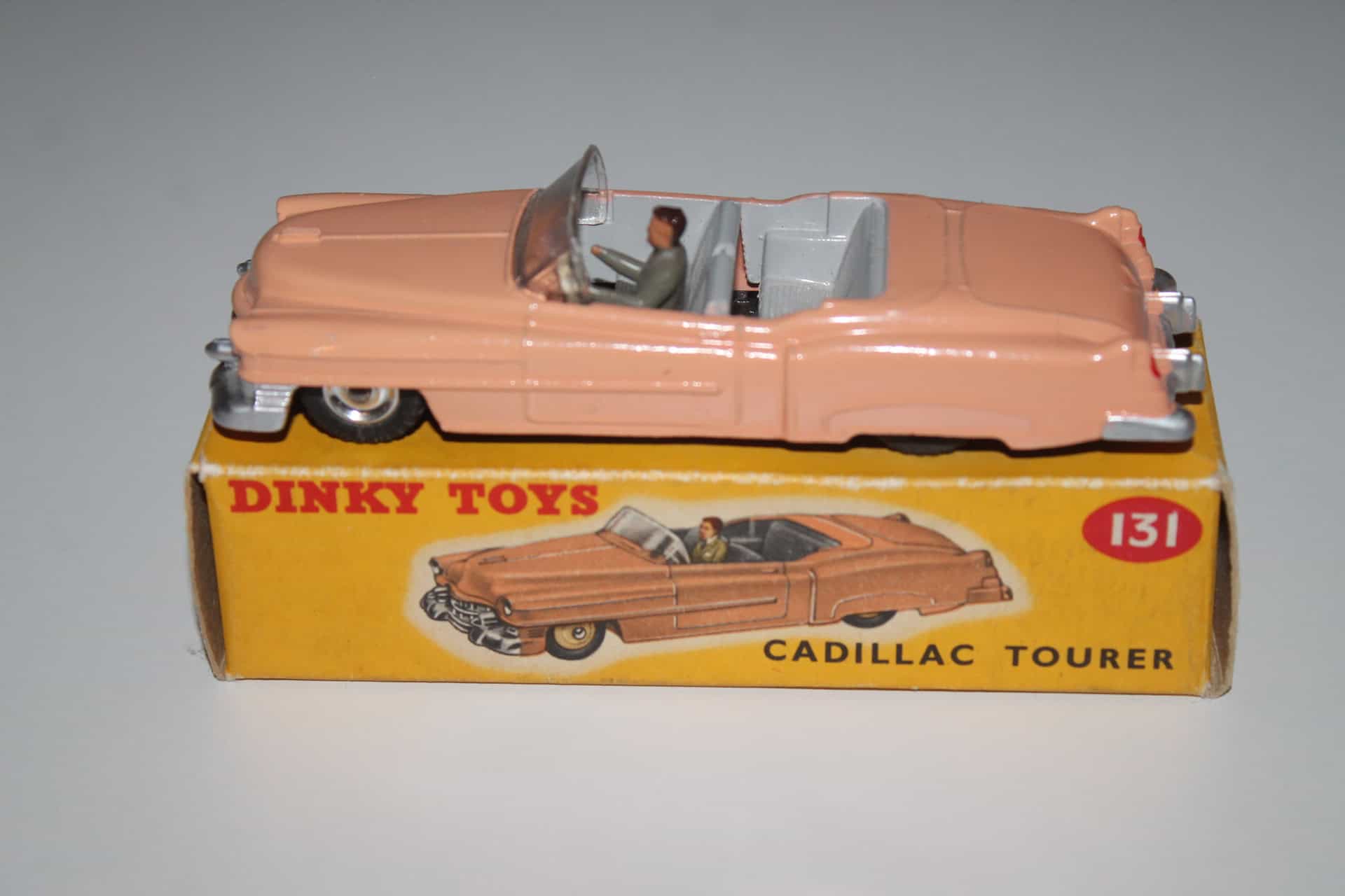 Dinky 131 Cadillac Eldorado | pink | Mint