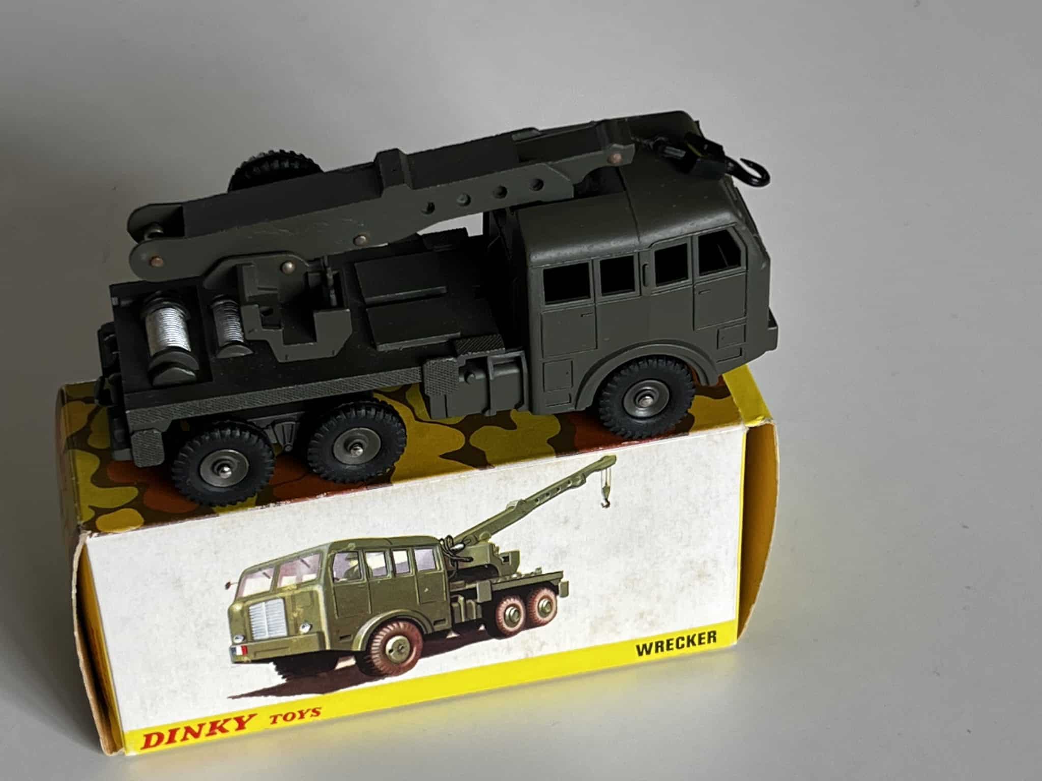 Dinky 806 Military Wrecker Truck | satin military green
